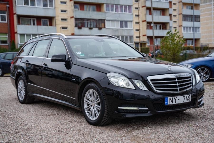 Черный Мерседес E 250 2011 в Рига, объемом двигателя 2.10 л и пробегом 320 тыс. км за 7900 €, фото 3 на AUTOMOTO.COM.LV
