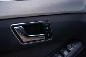Черный Мерседес E 250 2011 в Рига, объемом двигателя 2.10 л и пробегом 320 тыс. км за 7900 €, фото 22 на AUTOMOTO.COM.LV