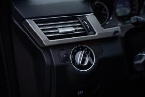 Черный Мерседес E 250 2011 в Рига, объемом двигателя 2.10 л и пробегом 320 тыс. км за 7900 €, фото 24 на AUTOMOTO.COM.LV