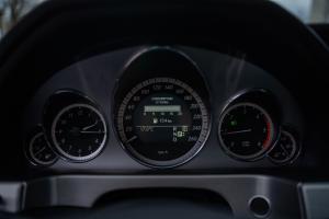 Черный Мерседес E 250 2011 в Рига, объемом двигателя 2.10 л и пробегом 320 тыс. км за 7900 €, фото 27 на AUTOMOTO.COM.LV