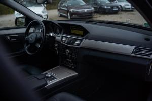 Черный Мерседес E 250 2011 в Рига, объемом двигателя 2.10 л и пробегом 320 тыс. км за 7900 €, фото 34 на AUTOMOTO.COM.LV