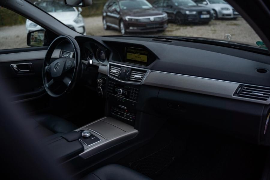 Черный Мерседес E 250 2011 в Рига, объемом двигателя 2.10 л и пробегом 320 тыс. км за 7900 €, фото 34 на AUTOMOTO.COM.LV