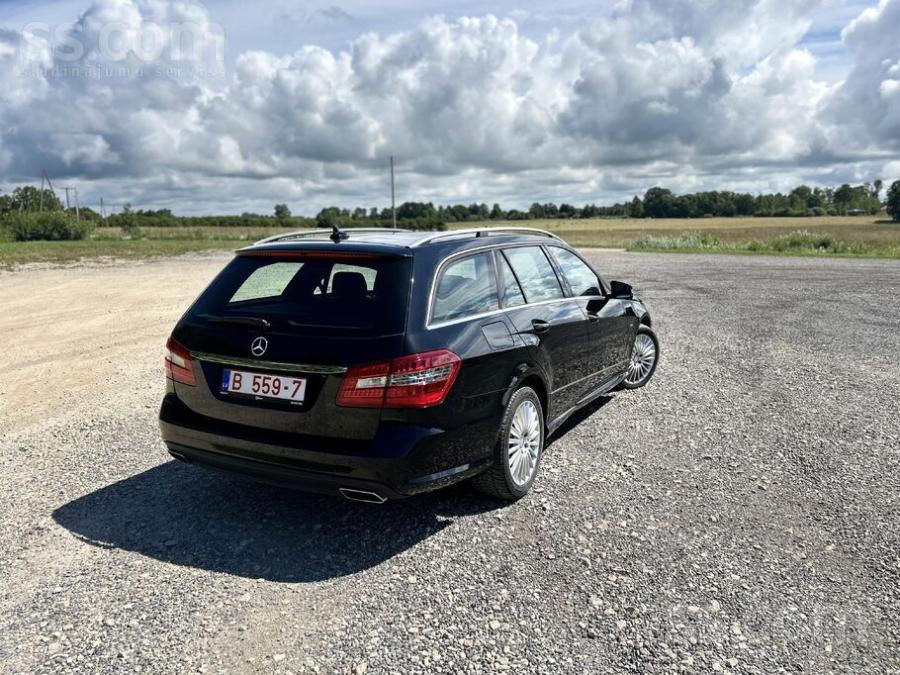 Black Mercedes-Benz e-250 2011 in Riga, with an engine capacity of 2.10 L and mileage of 328 thousand km for 10700 €, photo 7 on AUTOMOTO.COM.LV