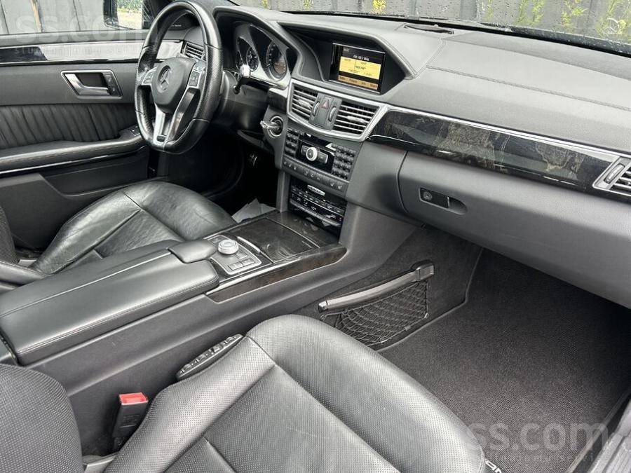 Black Mercedes-Benz e-250 2011 in Riga, with an engine capacity of 2.10 L and mileage of 328 thousand km for 10700 €, photo 13 on AUTOMOTO.COM.LV