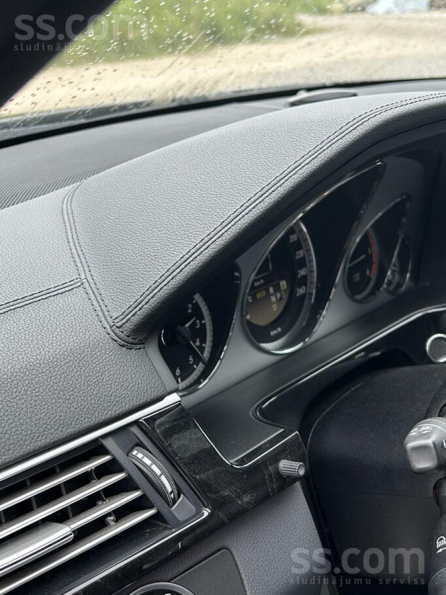 Black Mercedes-Benz e-250 2011 in Riga, with an engine capacity of 2.10 L and mileage of 328 thousand km for 10700 €, photo 15 on AUTOMOTO.COM.LV