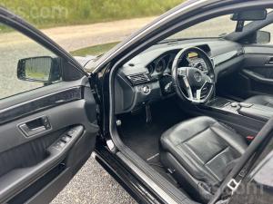 Black Mercedes-Benz e-250 2011 in Riga, with an engine capacity of 2.10 L and mileage of 328 thousand km for 10700 €, photo 21 on AUTOMOTO.COM.LV