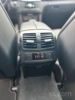 Black Mercedes-Benz e-250 2011 in Riga, with an engine capacity of 2.10 L and mileage of 328 thousand km for 10700 €, photo 25 on AUTOMOTO.COM.LV