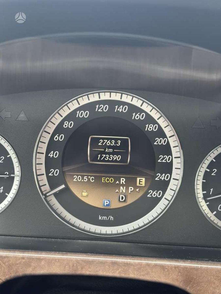 Черный Мерседес E 250 2011 в Паневежис, объемом двигателя 1.80 л и пробегом 173 тыс. км за 9200 €, фото 14 на AUTOMOTO.COM.LV