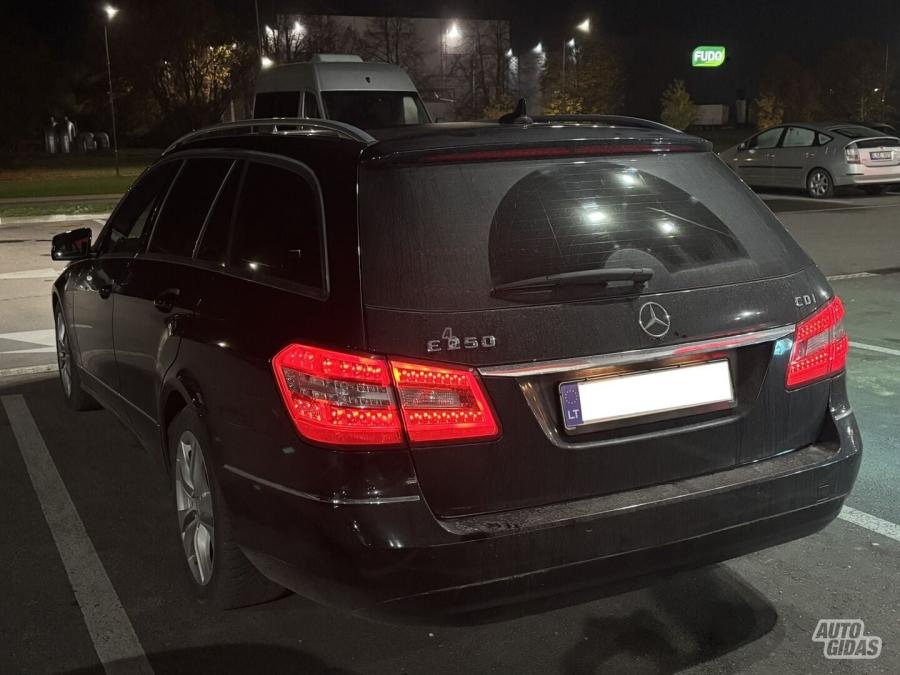 Melns Mercedes-Benz e-250 2011 Kauņa, ar dzinēja tilpumu 2.10 L un nobraukumu 350 tūkst. km par 3500 €, foto 4 vietnē AUTOMOTO.COM.LV