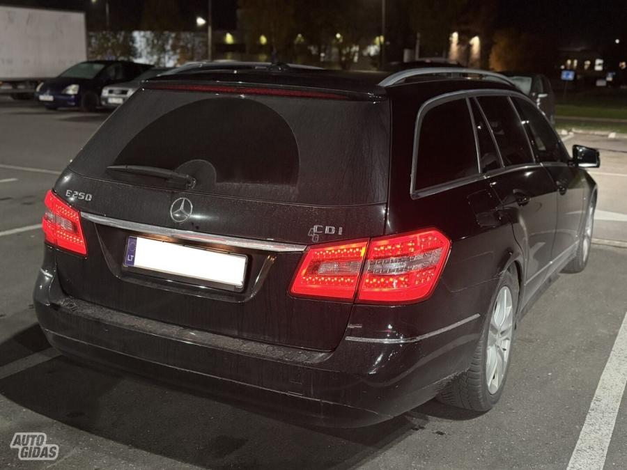 Melns Mercedes-Benz e-250 2011 Kauņa, ar dzinēja tilpumu 2.10 L un nobraukumu 350 tūkst. km par 3500 €, foto 5 vietnē AUTOMOTO.COM.LV