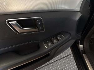 Черный Мерседес E 250 2014 в Каунас, объемом двигателя 2.10 л и пробегом 328 тыс. км за 9499 €, фото 15 на AUTOMOTO.COM.LV