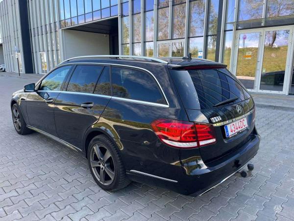 Черный Мерседес E 250 2015 в Вильнюс, объемом двигателя 2.20 л и пробегом 303 тыс. км за 10500 €, фото 3 на AUTOMOTO.COM.LV