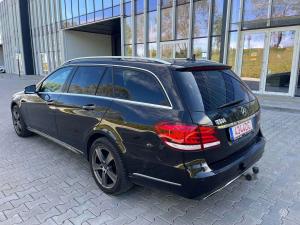 Черный Мерседес E 250 2015 в Вильнюс, объемом двигателя 2.20 л и пробегом 303 тыс. км за 10500 €, фото 3 на AUTOMOTO.COM.LV