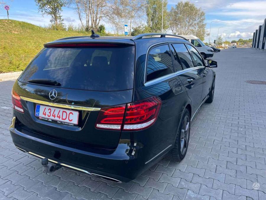 Черный Мерседес E 250 2015 в Вильнюс, объемом двигателя 2.20 л и пробегом 303 тыс. км за 10500 €, фото 8 на AUTOMOTO.COM.LV