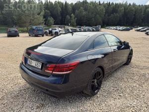 Синий Мерседес E 250 2014 в Рига, объемом двигателя 2.20 л и пробегом 350 тыс. км за 12000 €, фото 3 на AUTOMOTO.COM.LV
