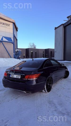 Синий Мерседес E 250 2014 в Рига, объемом двигателя 2.20 л и пробегом 350 тыс. км за 12000 €, фото 12 на AUTOMOTO.COM.LV