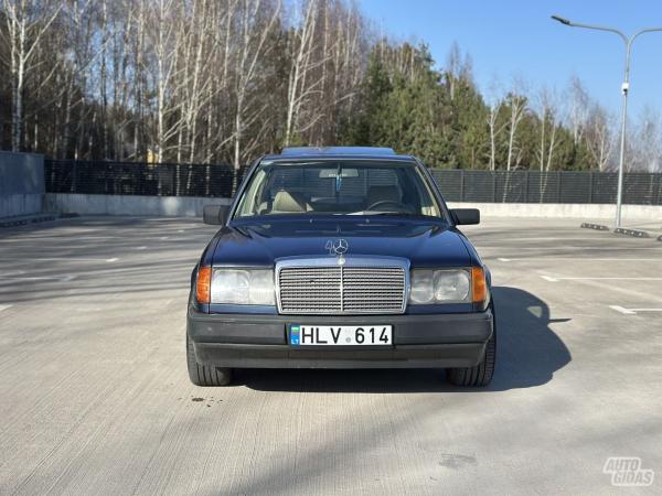 Blue Mercedes-Benz e-250 1987 in Vilnius, with an engine capacity of 2.50 L and mileage of 282 thousand km for 1599 €, photo 2 on AUTOMOTO.COM.LV