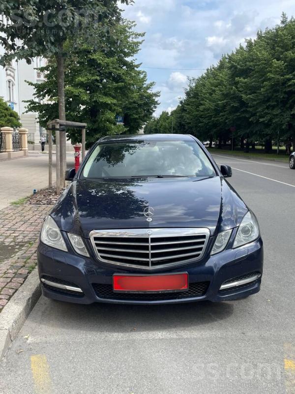 Blue Mercedes-Benz e-250 2012 in Riga, with an engine capacity of 2.10 L and mileage of 208 thousand km for 10500 €, photo 2 on AUTOMOTO.COM.LV