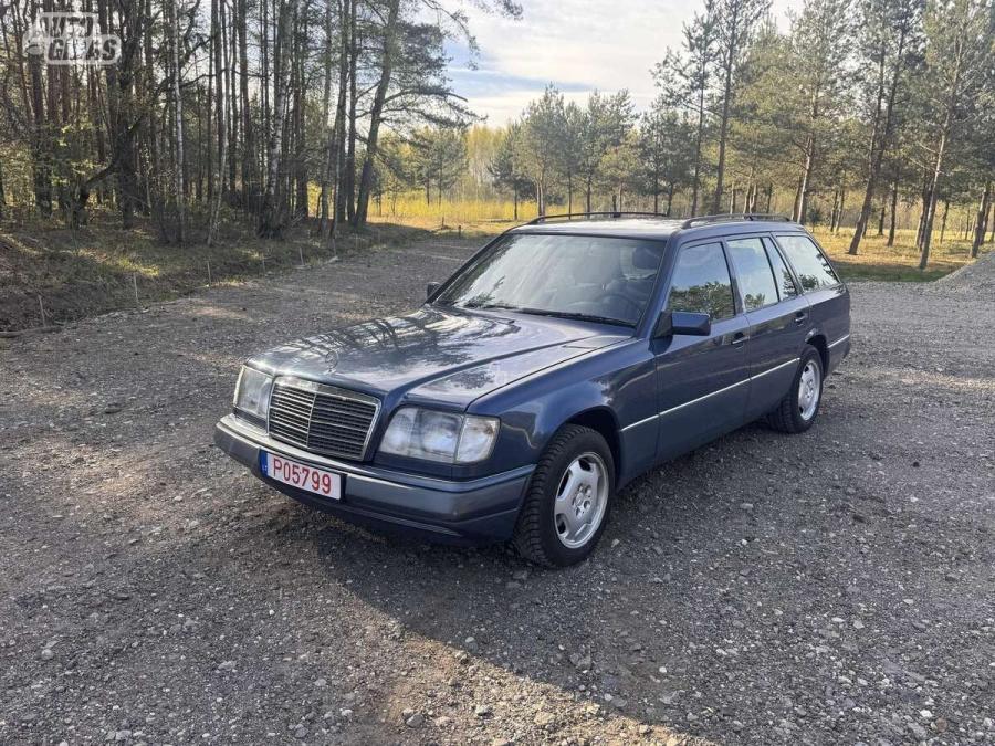 Blue Mercedes-Benz e-250 1994 in Jonava, with an engine capacity of 2.50 L and mileage of 560 thousand km for 5150 €, photo 1 on AUTOMOTO.COM.LV