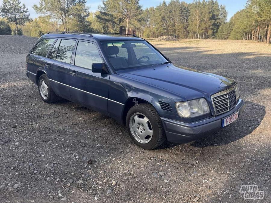 Blue Mercedes-Benz e-250 1994 in Jonava, with an engine capacity of 2.50 L and mileage of 560 thousand km for 5150 €, photo 4 on AUTOMOTO.COM.LV