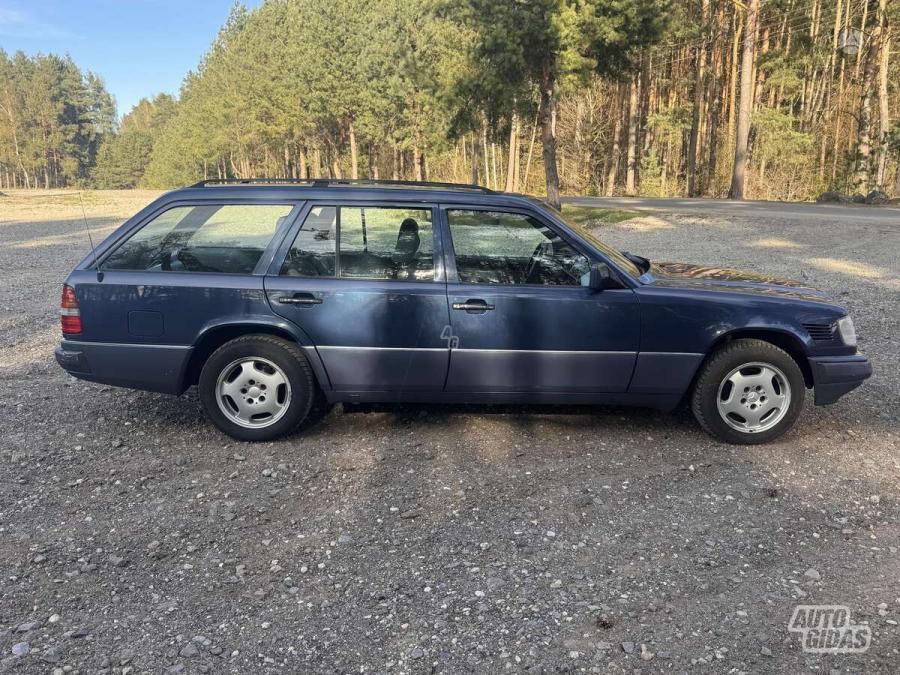 Blue Mercedes-Benz e-250 1994 in Jonava, with an engine capacity of 2.50 L and mileage of 560 thousand km for 5150 €, photo 5 on AUTOMOTO.COM.LV