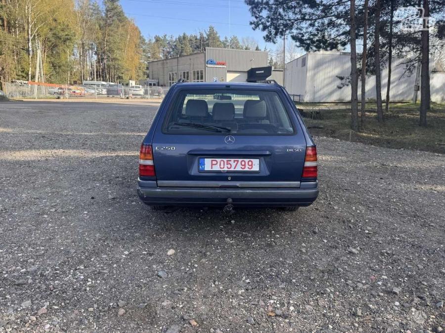 Blue Mercedes-Benz e-250 1994 in Jonava, with an engine capacity of 2.50 L and mileage of 560 thousand km for 5150 €, photo 7 on AUTOMOTO.COM.LV