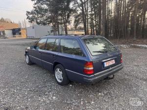 Blue Mercedes-Benz e-250 1994 in Jonava, with an engine capacity of 2.50 L and mileage of 560 thousand km for 5150 €, photo 8 on AUTOMOTO.COM.LV
