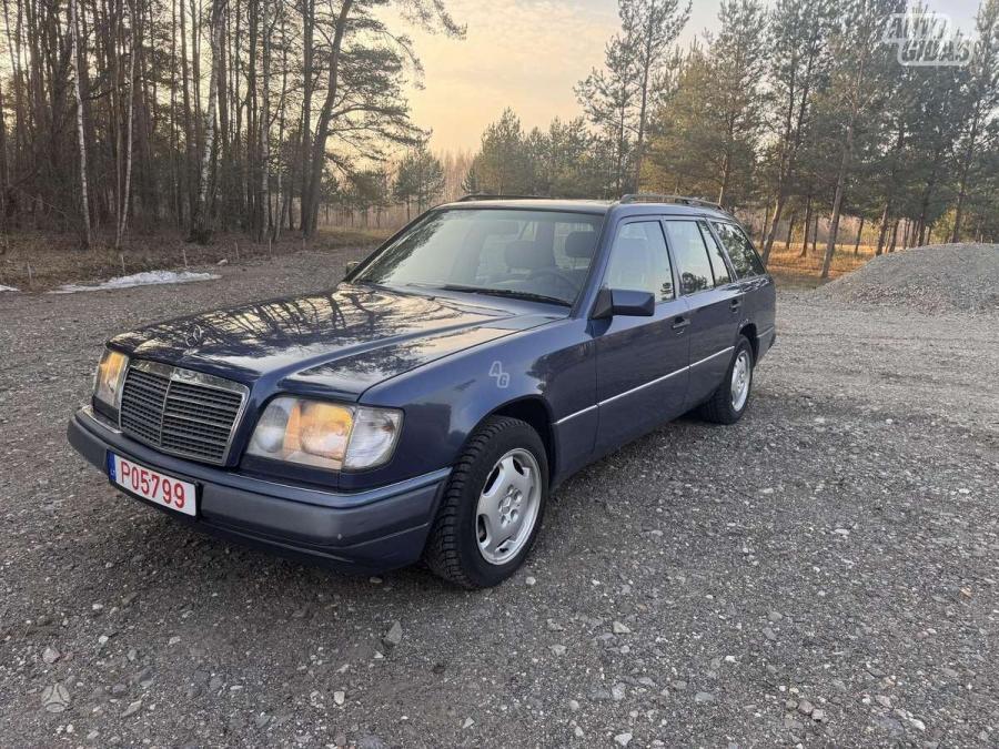 Blue Mercedes-Benz e-250 1994 in Jonava, with an engine capacity of 2.50 L and mileage of 560 thousand km for 5150 €, photo 13 on AUTOMOTO.COM.LV