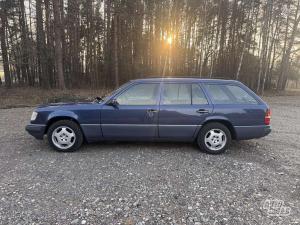 Blue Mercedes-Benz e-250 1994 in Jonava, with an engine capacity of 2.50 L and mileage of 560 thousand km for 5150 €, photo 14 on AUTOMOTO.COM.LV