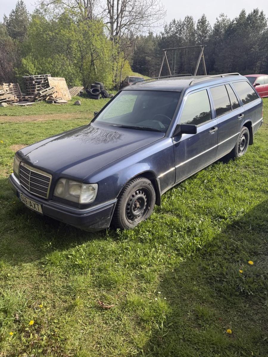 Zils Mercedes-Benz e-250 1995 Keila, ar dzinēja tilpumu 2.50 L un nobraukumu 382 tūkst. km par 3000 €, foto 12 vietnē AUTOMOTO.COM.LV