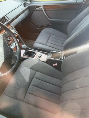 Zils Mercedes-Benz e-250 1995 Keila, ar dzinēja tilpumu 2.50 L un nobraukumu 382 tūkst. km par 3000 €, foto 21 vietnē AUTOMOTO.COM.LV