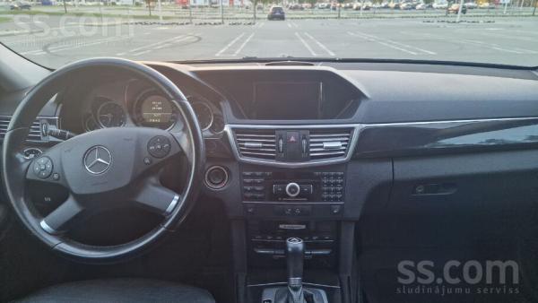 Мерседес E 250 2010 в Рига на AUTOMOTO.COM.LV Синий Мерседес E 250 2010 в Рига, объемом двигателя 2.20 л и пробегом 292 тыс. км за 3900 €, фото 11 на AUTOMOTO.COM.LV
