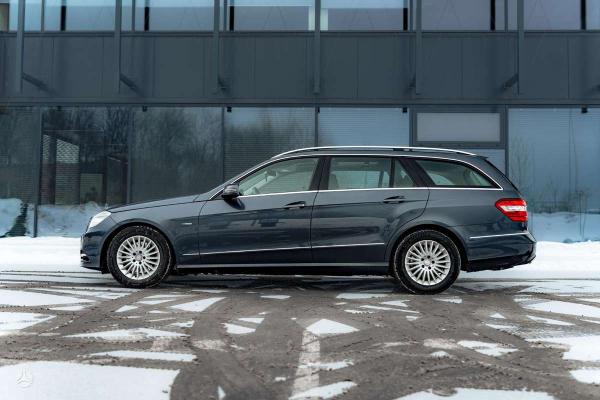 Zils Mercedes-Benz e-250 2011 Klaipėda, ar dzinēja tilpumu 2.14 L un nobraukumu 352 tūkst. km par 7400 €, foto 9 vietnē AUTOMOTO.COM.LV