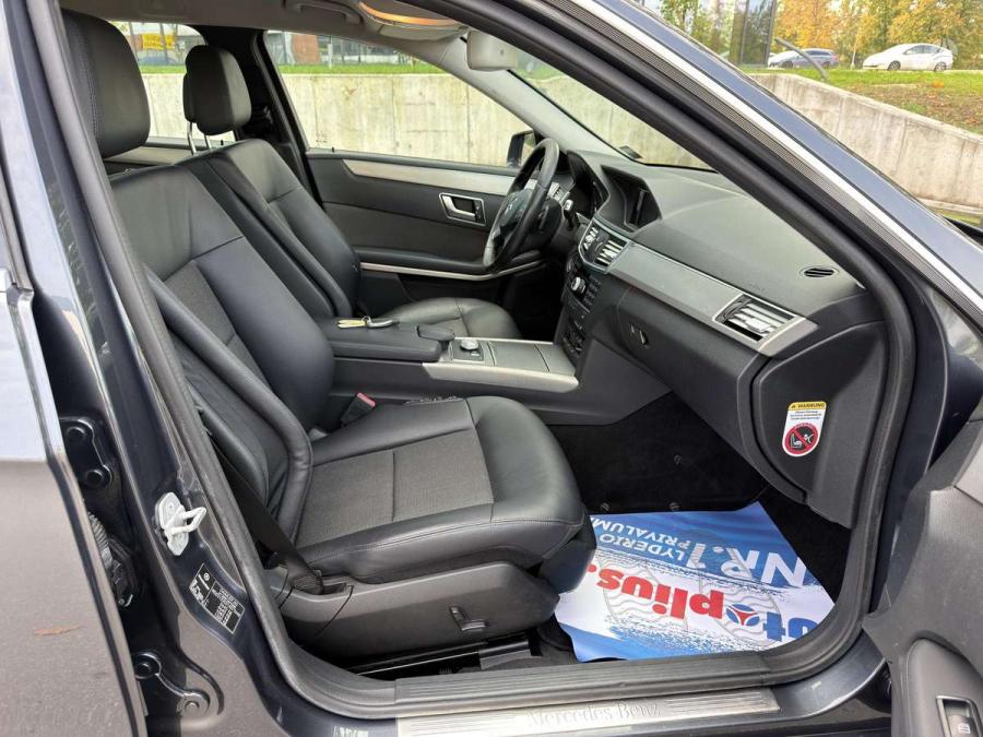 Blue Mercedes-Benz e-250 2011 in Panevezys, with an engine capacity of 1.80 L and mileage of 275 thousand km for 4700 €, photo 16 on AUTOMOTO.COM.LV