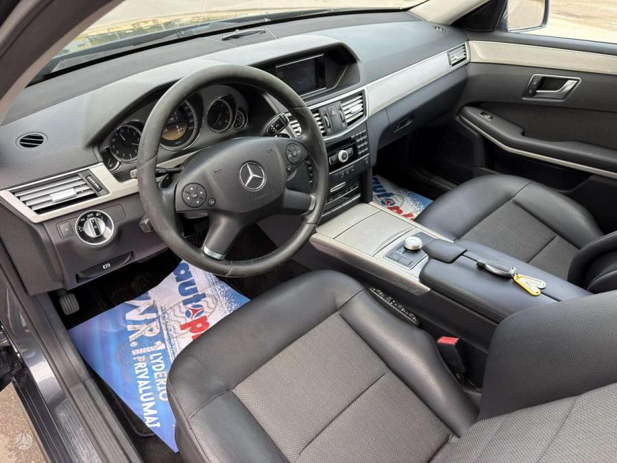 Blue Mercedes-Benz e-250 2011 in Panevezys, with an engine capacity of 1.80 L and mileage of 275 thousand km for 4700 €, photo 17 on AUTOMOTO.COM.LV