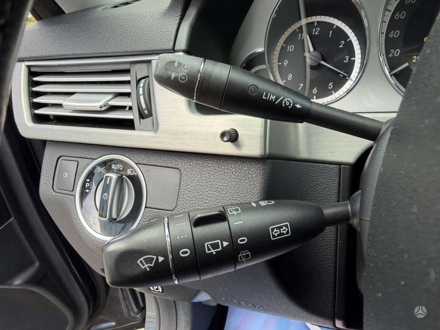 Blue Mercedes-Benz e-250 2011 in Panevezys, with an engine capacity of 1.80 L and mileage of 275 thousand km for 4700 €, photo 25 on AUTOMOTO.COM.LV