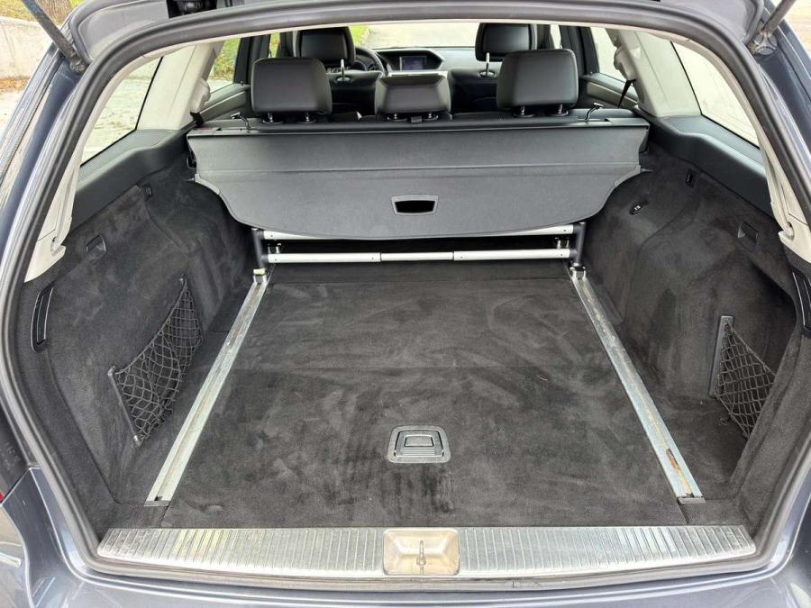 Blue Mercedes-Benz e-250 2011 in Panevezys, with an engine capacity of 1.80 L and mileage of 275 thousand km for 4700 €, photo 35 on AUTOMOTO.COM.LV