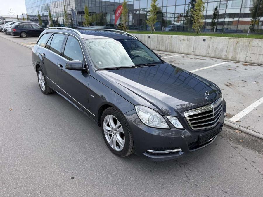 Синий Мерседес E 250 2011 в Паневежис, объемом двигателя 2.14 л и пробегом 275 тыс. км за 4700 €, фото 7 на AUTOMOTO.COM.LV