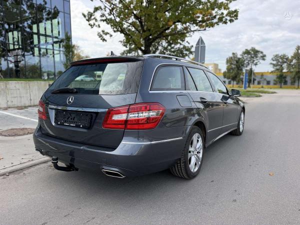 Zils Mercedes-Benz e-250 2011 Panevēža, ar dzinēja tilpumu 2.14 L un nobraukumu 275 tūkst. km par 4700 €, foto 10 vietnē AUTOMOTO.COM.LV