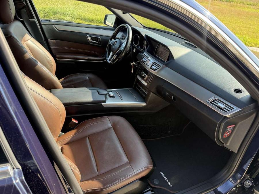 Blue Mercedes-Benz e-250 2015 in Siauliai, with an engine capacity of 2.14 L and mileage of 330 thousand km for 8700 €, photo 9 on AUTOMOTO.COM.LV