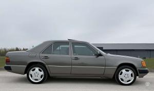 Коричневый Мерседес E 250 1991 в Расейняй, объемом двигателя 2.50 л и пробегом 239 тыс. км за 8300 €, фото  на AUTOMOTO.COM.LV