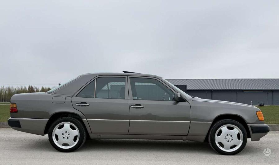Brūns Mercedes-Benz e-250 1991 Raseiniai, ar dzinēja tilpumu 2.50 L un nobraukumu 239 tūkst. km par 8300 €, foto 1 vietnē AUTOMOTO.COM.LV