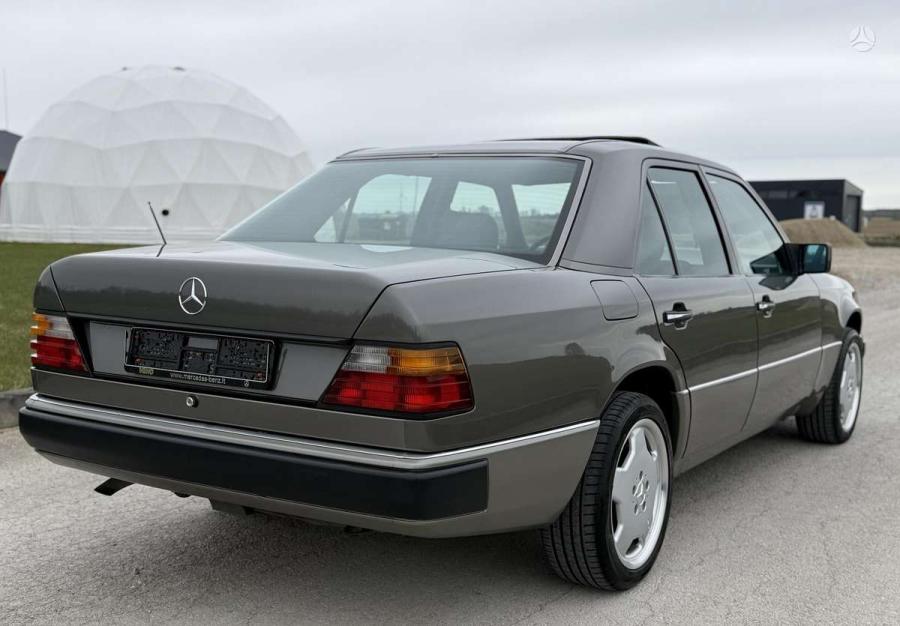 Brūns Mercedes-Benz e-250 1991 Raseiniai, ar dzinēja tilpumu 2.50 L un nobraukumu 239 tūkst. km par 8300 €, foto 5 vietnē AUTOMOTO.COM.LV