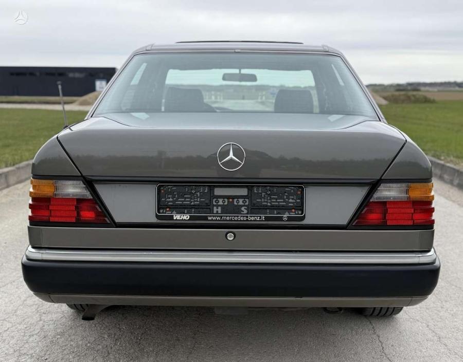 Brūns Mercedes-Benz e-250 1991 Raseiniai, ar dzinēja tilpumu 2.50 L un nobraukumu 239 tūkst. km par 8300 €, foto 18 vietnē AUTOMOTO.COM.LV
