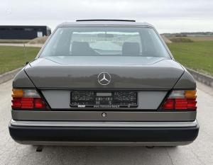 Brūns Mercedes-Benz e-250 1991 Raseiniai, ar dzinēja tilpumu 2.50 L un nobraukumu 239 tūkst. km par 8300 €, foto 19 vietnē AUTOMOTO.COM.LV
