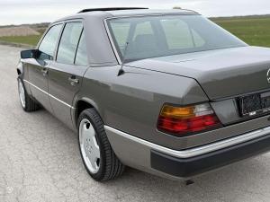 Brūns Mercedes-Benz e-250 1991 Raseiniai, ar dzinēja tilpumu 2.50 L un nobraukumu 239 tūkst. km par 8300 €, foto 23 vietnē AUTOMOTO.COM.LV