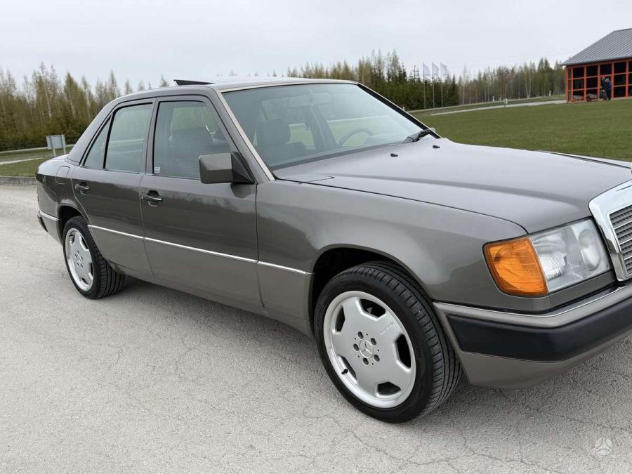 Brūns Mercedes-Benz e-250 1991 Raseiniai, ar dzinēja tilpumu 2.50 L un nobraukumu 239 tūkst. km par 8300 €, foto 27 vietnē AUTOMOTO.COM.LV