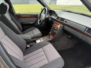 Brūns Mercedes-Benz e-250 1991 Raseiniai, ar dzinēja tilpumu 2.50 L un nobraukumu 239 tūkst. km par 8300 €, foto 31 vietnē AUTOMOTO.COM.LV