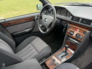 Brūns Mercedes-Benz e-250 1991 Raseiniai, ar dzinēja tilpumu 2.50 L un nobraukumu 239 tūkst. km par 8300 €, foto 36 vietnē AUTOMOTO.COM.LV