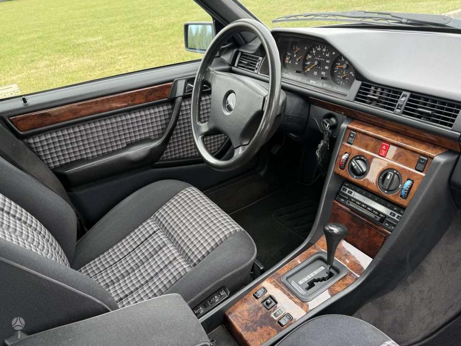 Brūns Mercedes-Benz e-250 1991 Raseiniai, ar dzinēja tilpumu 2.50 L un nobraukumu 239 tūkst. km par 8300 €, foto 36 vietnē AUTOMOTO.COM.LV